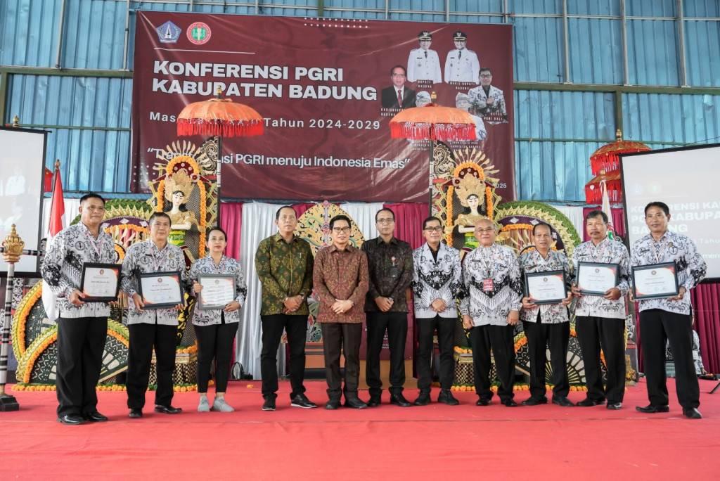 Bupati Adi Arnawa Buka Konkab PGRI Badung | Kab Badung