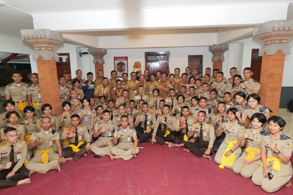 Bupati dan Wakil Bupati Badung Kunjungi Praja IPDN Asal Bali | Kab Badung