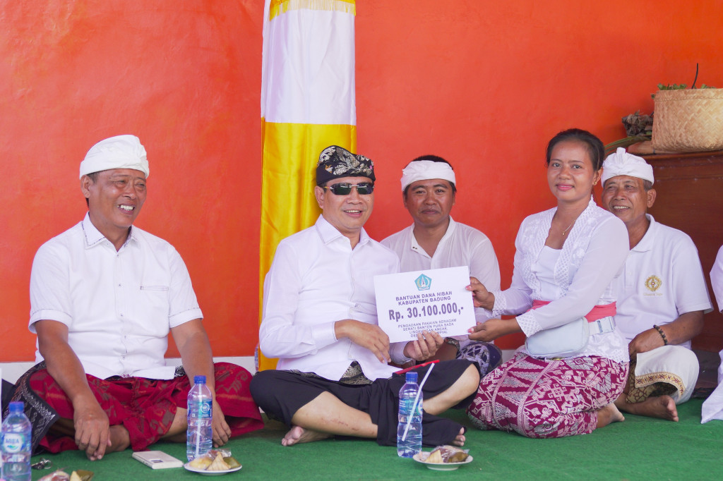 Wabup Suiasa Hadiri Upacara Pujawali Sanggah Merajan Dadia Pratisentana ...