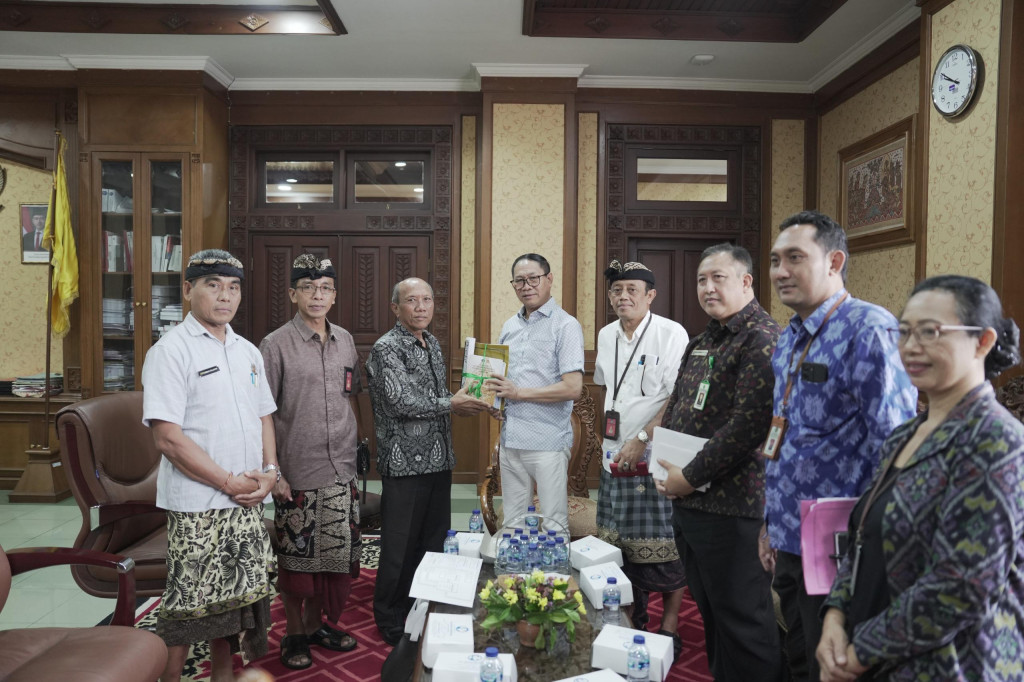 Wabup Suiasa Gelar Rakor dengan Ketua PHDI Kabupaten Badung, Bangun ...