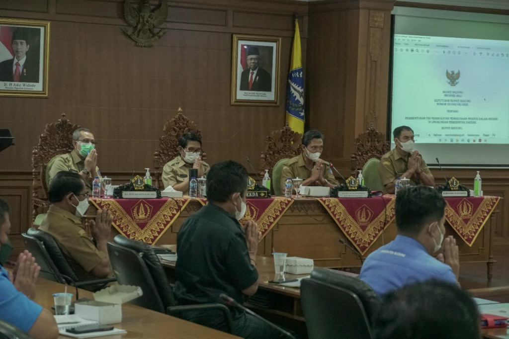 Rapat Tim P3DN, Sekda Badung Adi Arnawa Dorong Penggunaan Produk Dalam ...