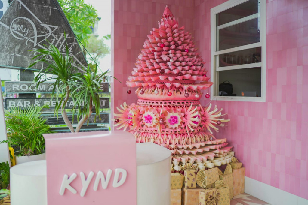 Pohon Natal Unik yang Terinspirasi dari Penjor, Angkat Budaya Bali dan ...